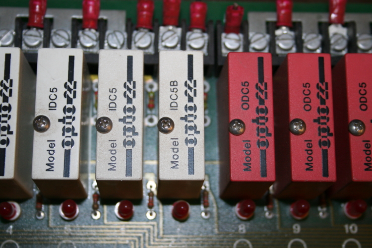 Opto 22 , I/O mounting rack w/modules PB24, IDC5B, ODC5