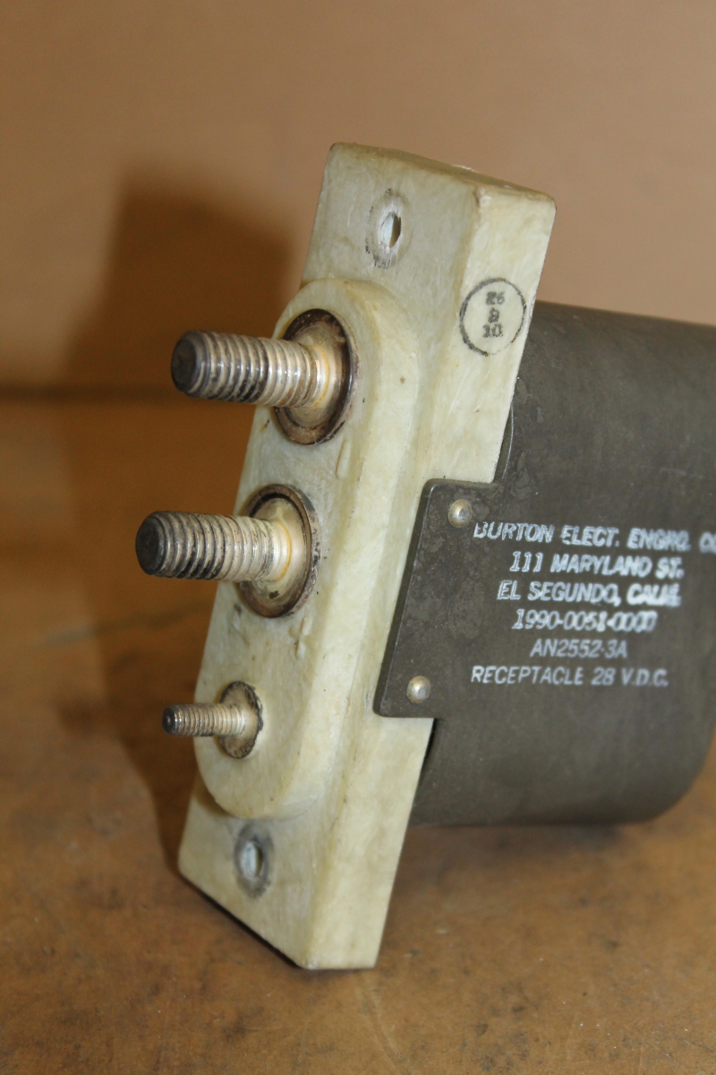 Burton 1990-0051-0000 AN2552-3A, Power Receptacle, Aircraft, 28VDC, 3 Pin