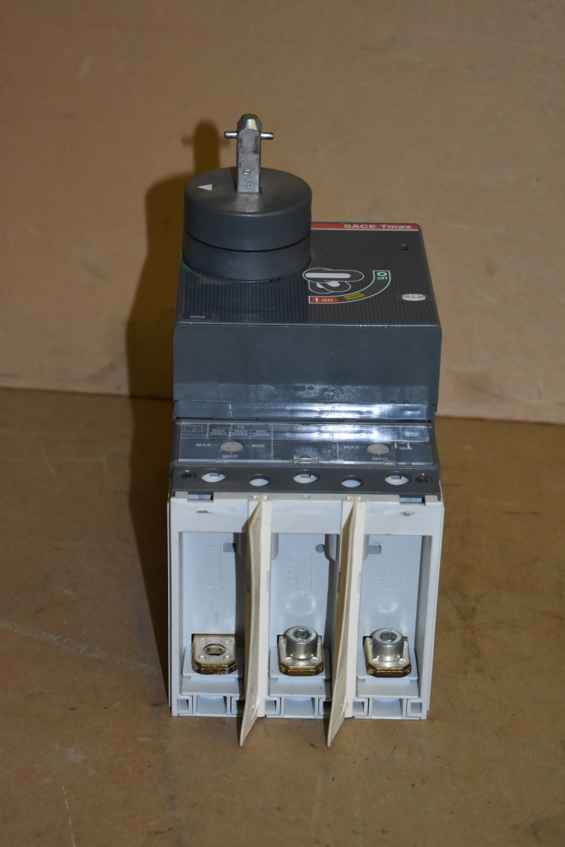 Circuit breaker, 200A, 690V, 3 PH, 3P, Rotary switch, SACE Tmax, T4H ...