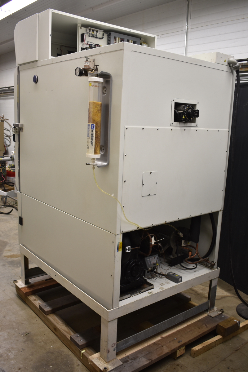 Temperature and humidity chamber, -40 to +200C, 30 cu/ft, T30RS-2 ...