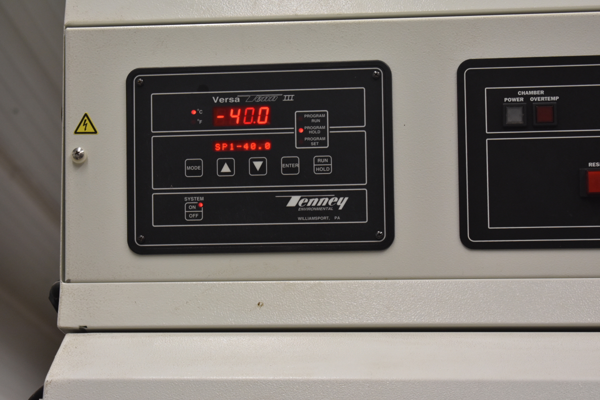 Temperature and humidity chamber, -40 to +200C, 30 cu/ft, T30RS-2 ...