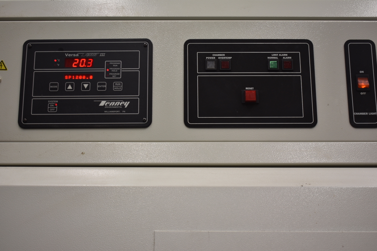 Temperature and humidity chamber, -40 to +200C, 30 cu/ft, T30RS-2 ...