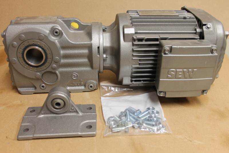 HP 1720 RPM Sew Eurodrive, Frame M4AB, TEFC, 24:1 Ratio,, 49% OFF