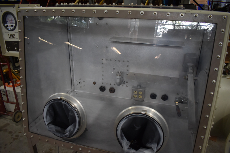 Vacuum Atmospheres DRI-LAB Inert Glovebox Four Stations HE-43-2