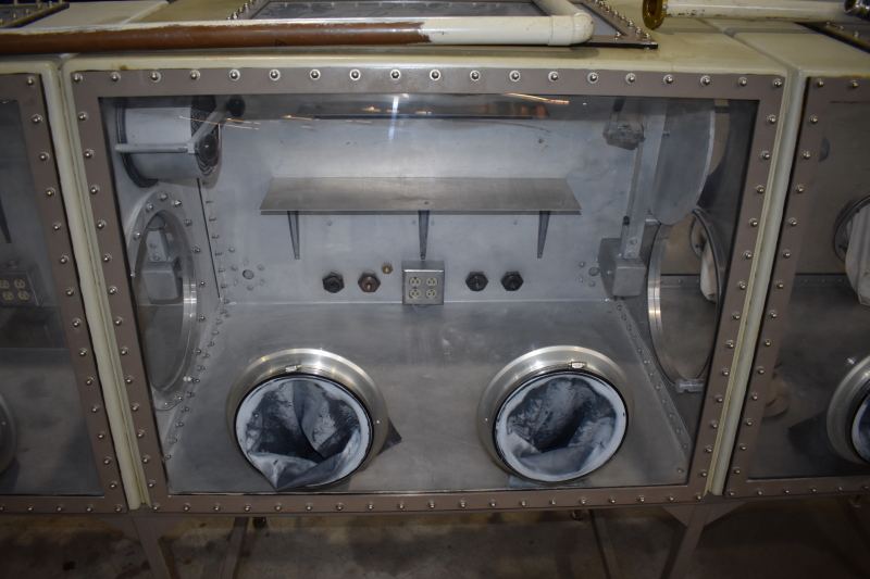 Vacuum Atmospheres DRI-LAB Inert Glovebox Four Stations HE-43-2