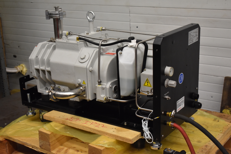 Leybold Leyvac LV140 Dry screw vacuum pump 115140V15