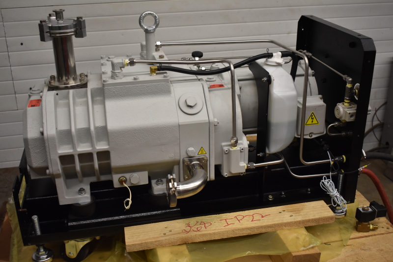 Leybold Leyvac LV140 Dry screw vacuum pump 115140V15